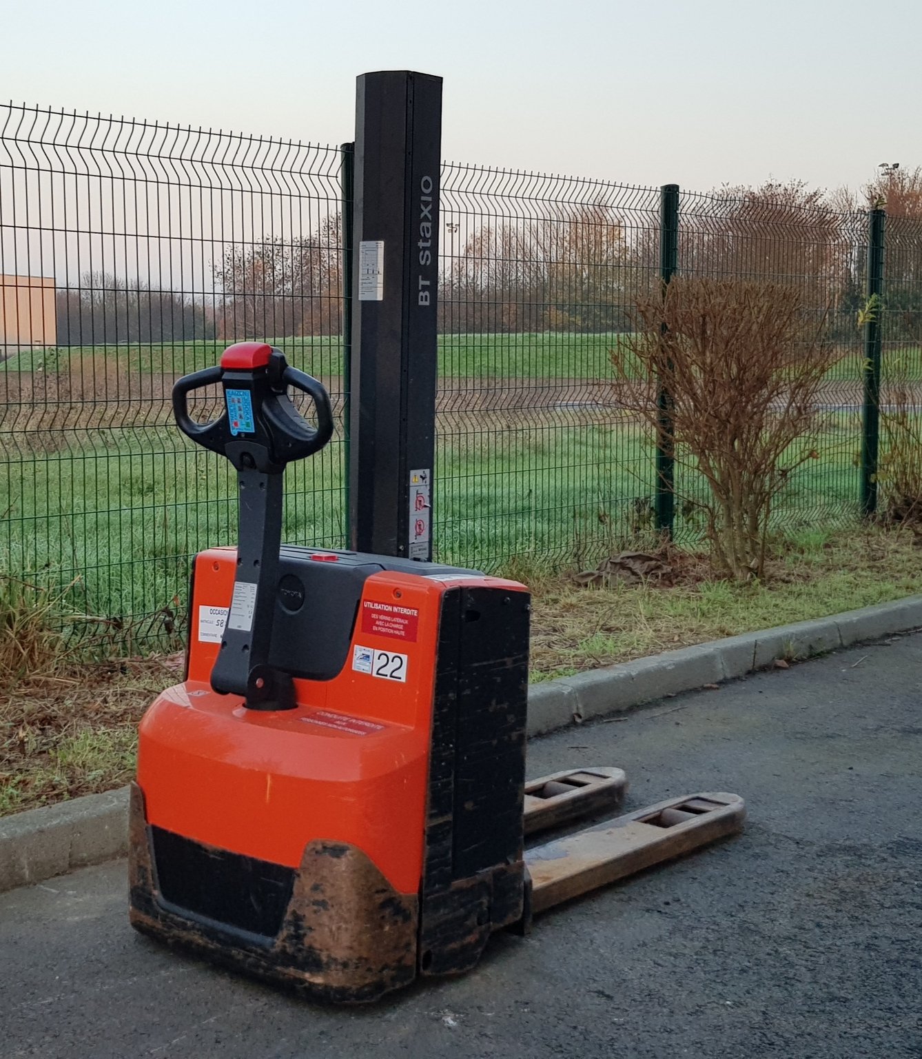 Gerbeur électrique Toyota SWE080L à vendre sur Manut.com